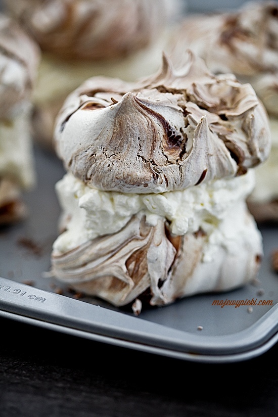 Bezy cynamonowo - czekoladowe - Moje Wypieki