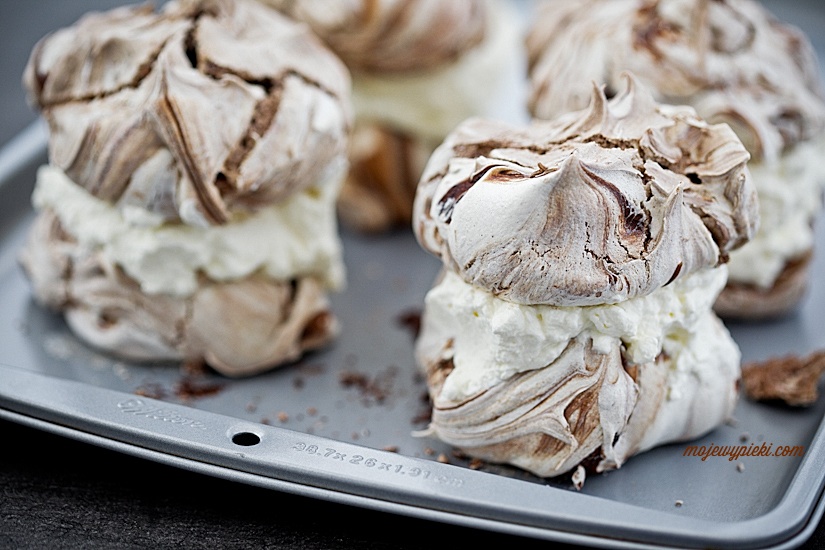 Bezy cynamonowo - czekoladowe - Moje Wypieki